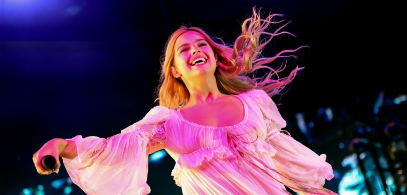 Addison Rae Parking Toronto passes - Coca-Cola Coliseum Parking - 10/08 ...